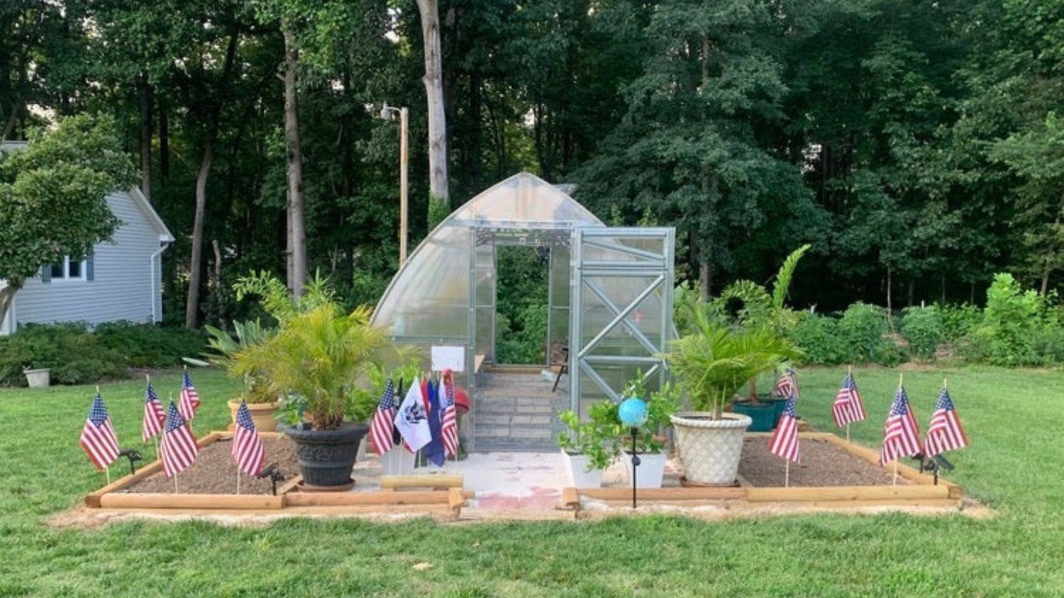 9 Creative Pathway and Entrance Ideas for Your DIY Backyard Greenhouse ...